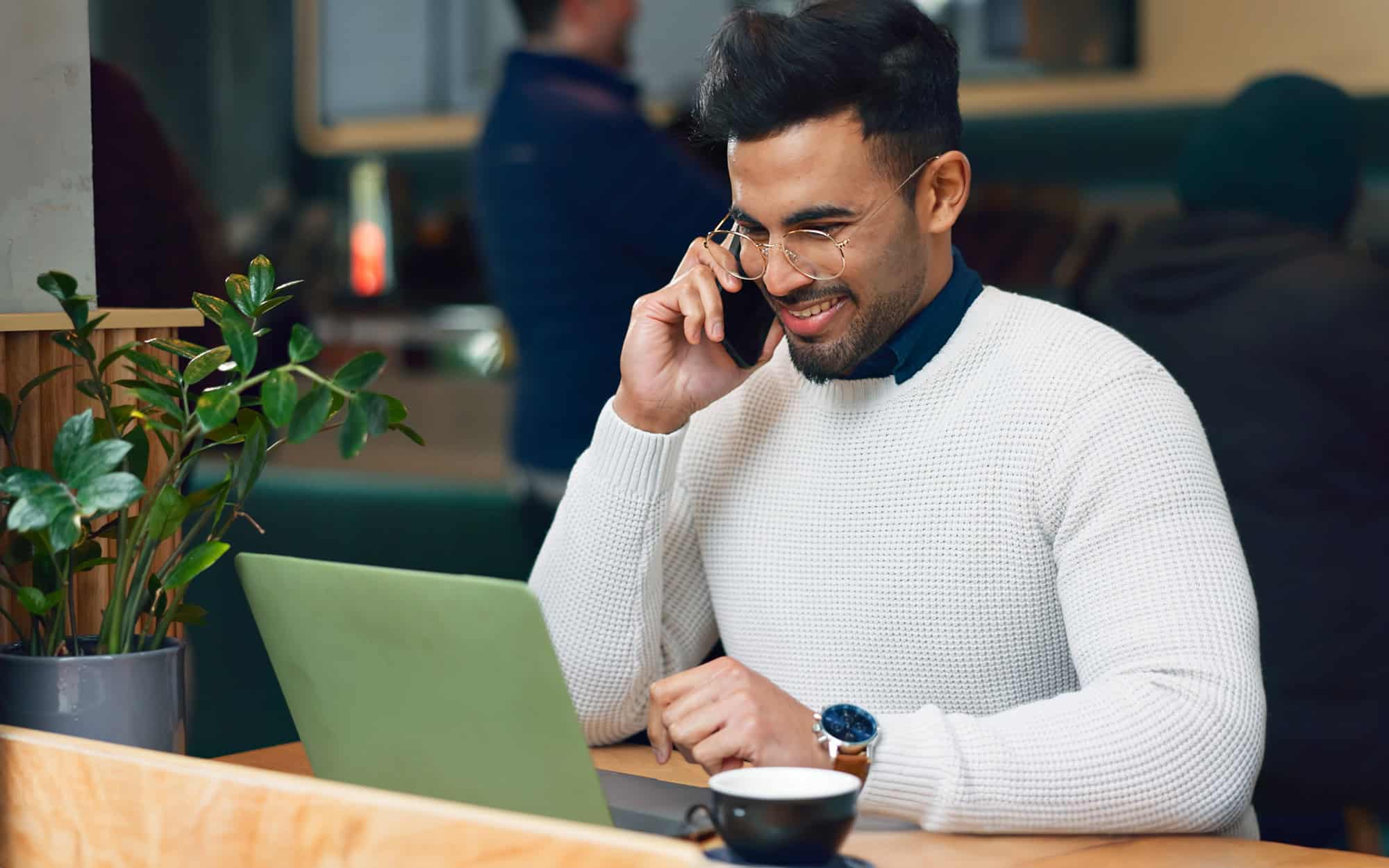 Comparing Costs of VoIP vs Traditional Phone Systems